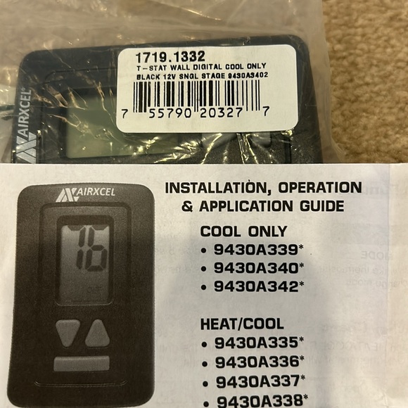 Coleman | Other | Coleman Rvp Airxcel 9433402 2vdc Wallmount Digital ...